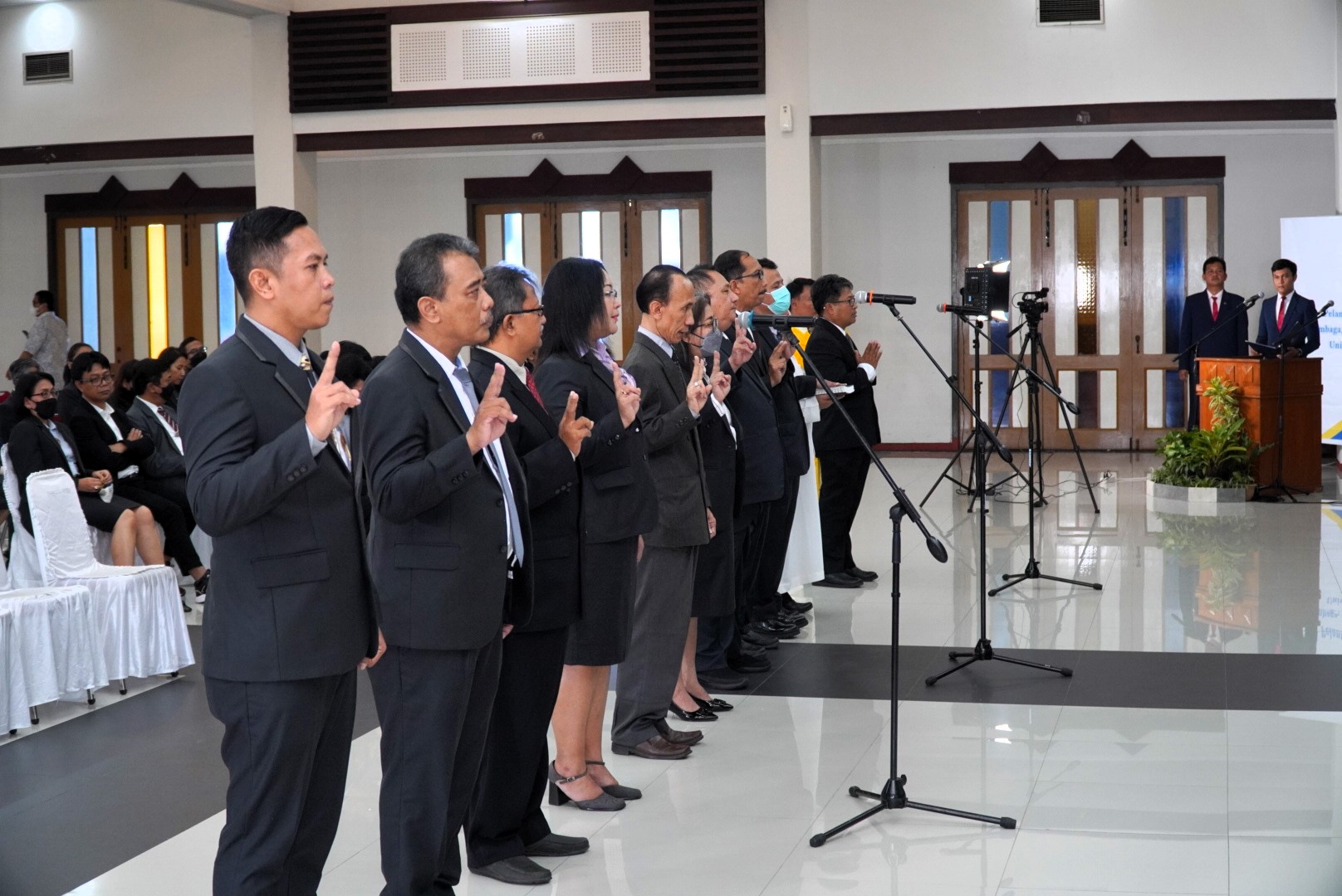 Rektor UAJY Lantik Ketua Lembaga, Kepala Kantor, dan Kepala ...